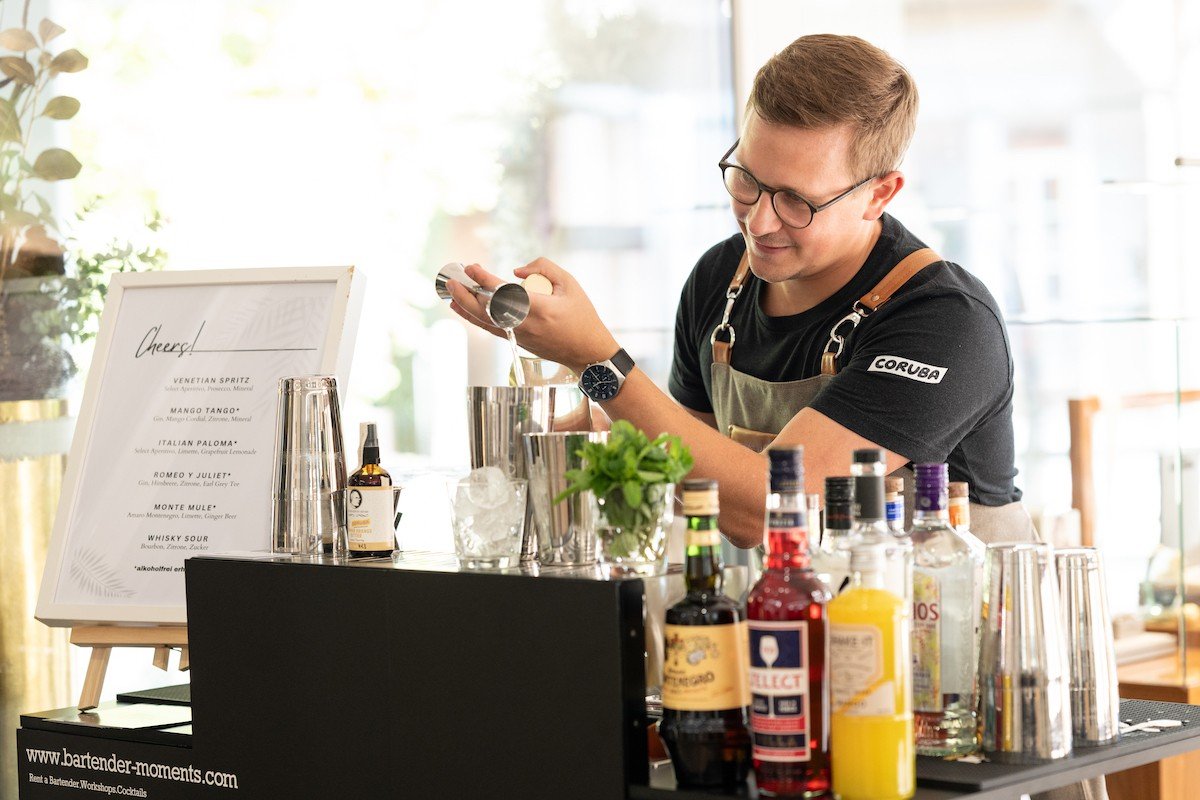 Bartender Moments für deinen Event buchen | eventlokale.ch